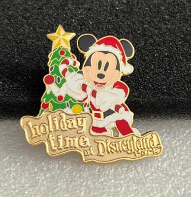 Disney DLR Holiday Time at Disneyland Tour Mickey Mouse Christmas Tree ...