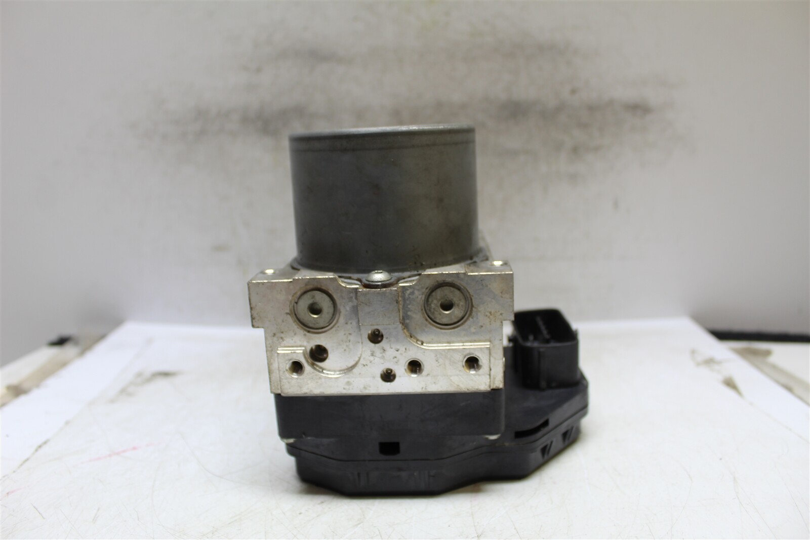 2013-2014 Toyota Rav4 ABS Pump Control OEM 445400R131 Module 477 14J3 ...