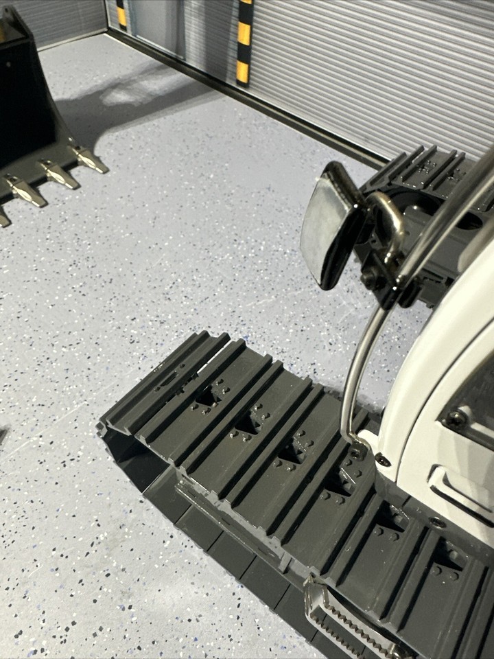 XDRC 1/14 Hydraulic RC Excavator 3CH Valve 945 Radio Control Digger ...