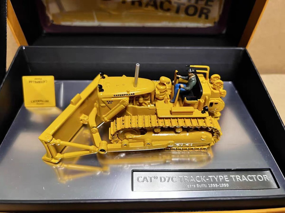 DM 1:50 CAT D7C tracked bulldozer alloy engineering vehicle shovel ...