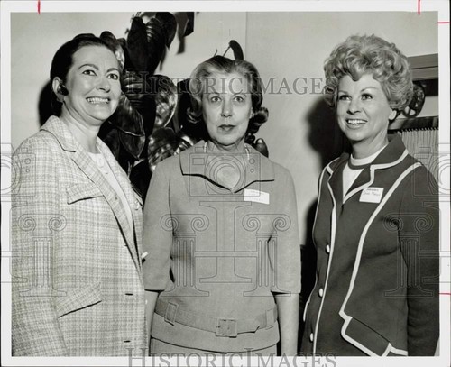 1968 Press Photo Mrs. John Taub, Mrs. M. Ammons and Mrs. E. Mayon at ...