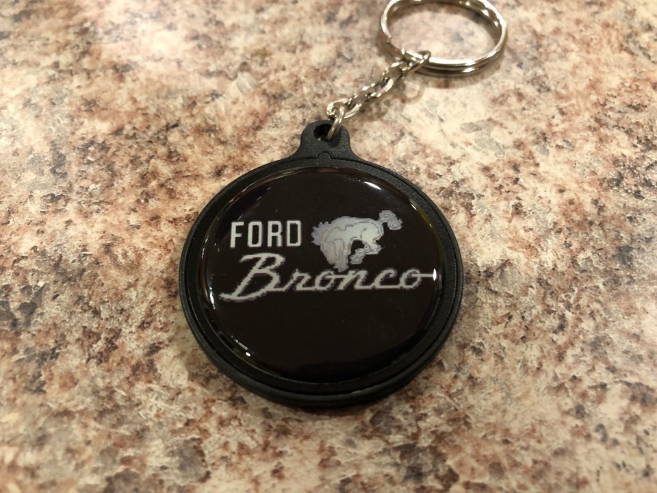 1966 - 1996 FORD BRONCO ROUND BRONCO HORSE LOGO KEYCHAIN KEYRING NEW ...