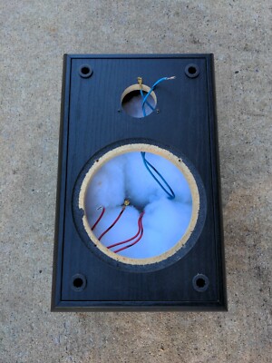 Infinity Sterling Series SS-2002 Bookshelf Speakers. 1 Single Empty ...