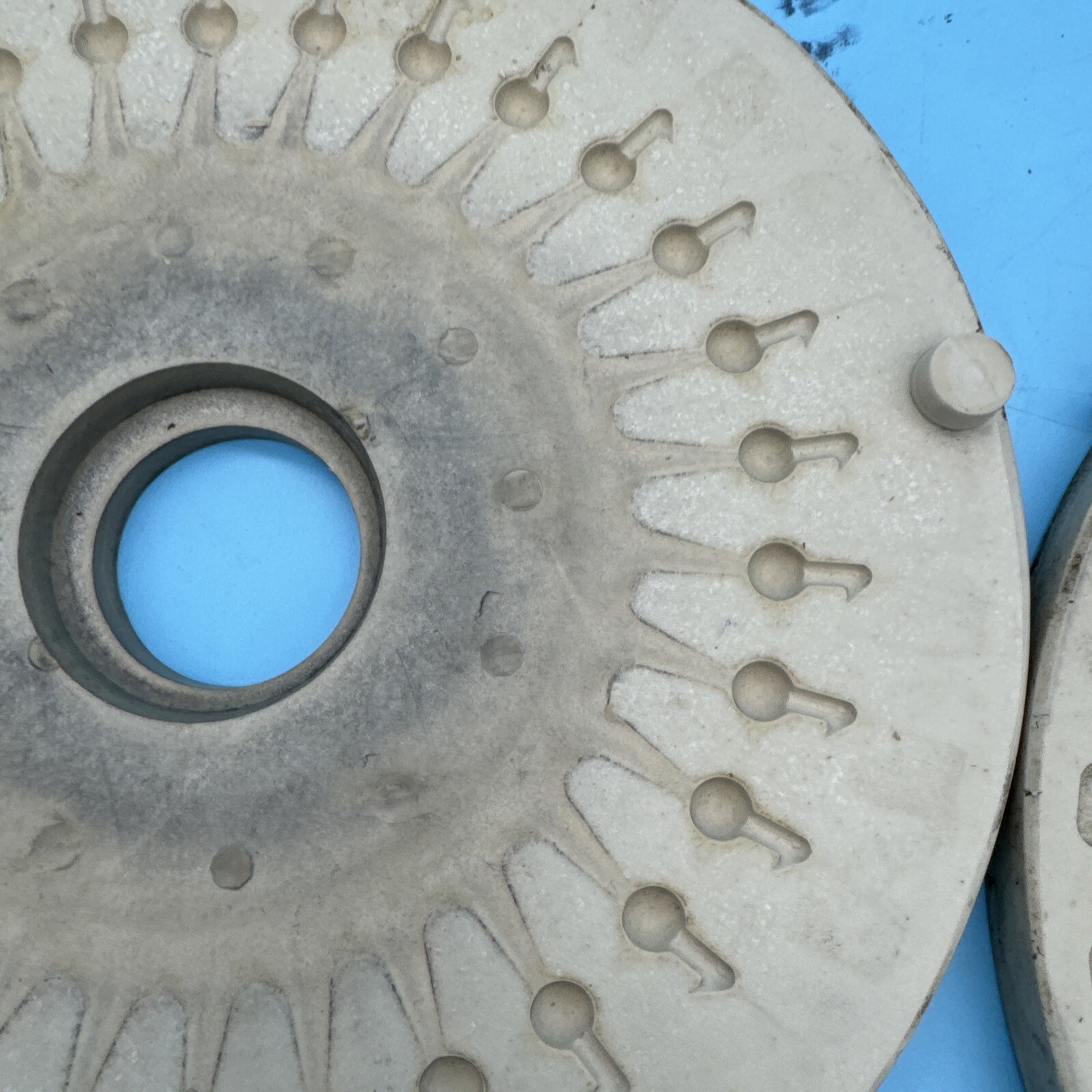 9” Spin Cast Mold for Fishing Lures, Ball Head Jig 1/8oz, 30 Cavity ...