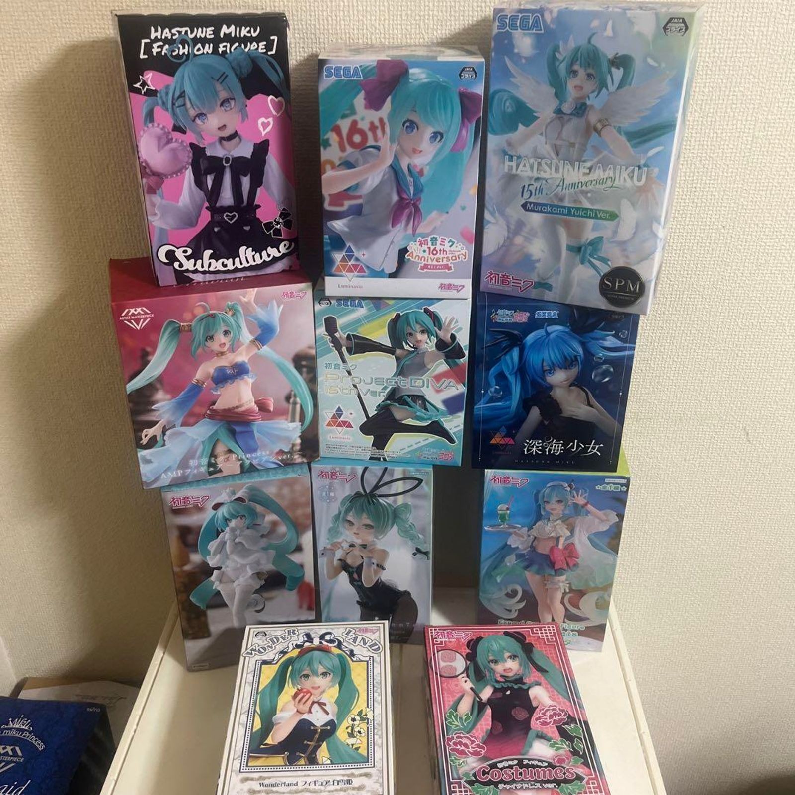 Hatsune Miku Figure Set - Multiple Scale Figures - Anime Game Theme | eBay