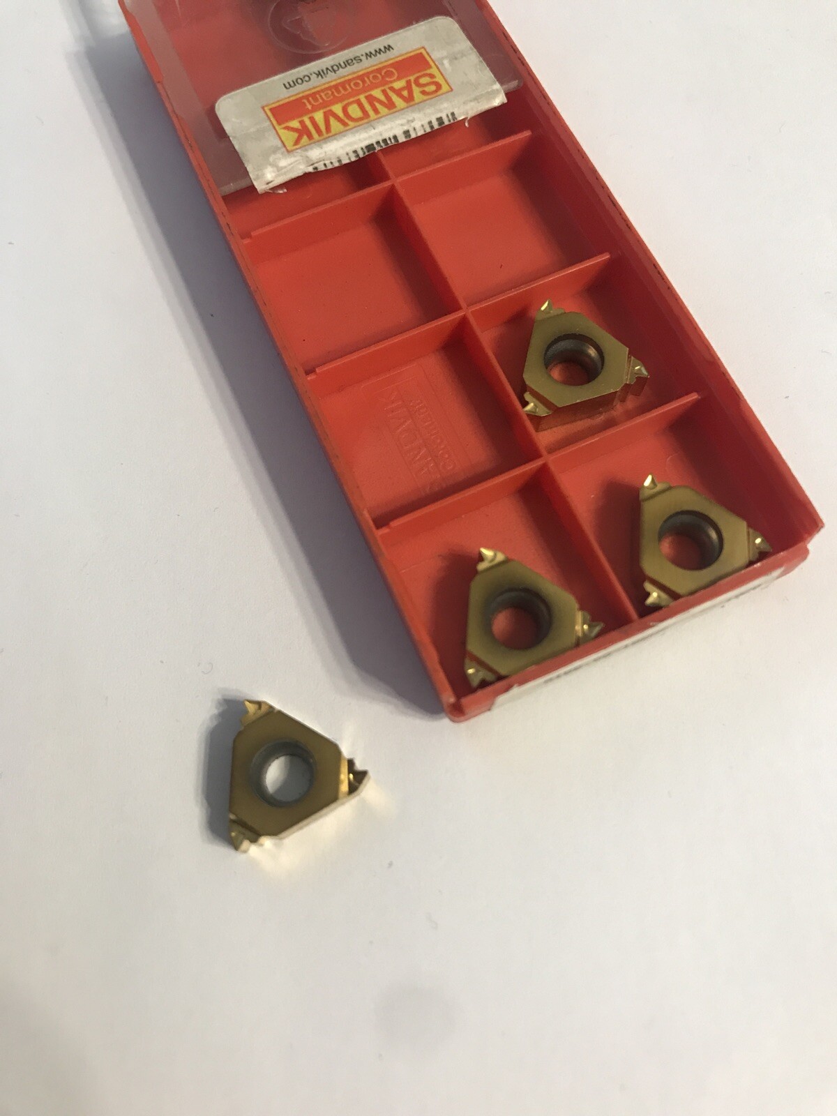 R166.0G-16WH01-160 1020 EXTERNAL RIGHT 16TPI SANDVIK THREADING INSERT ...