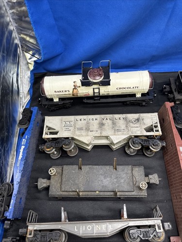 Lot of 17 Lionel Mixed Freight Cars Lionel Cars O/27 Gauge Tankers Flat ...