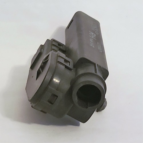 Genuine VOLVO S80 V70 XC70 HEADLIGHT WASHER NOZZLE JET, Right/Passenger ...