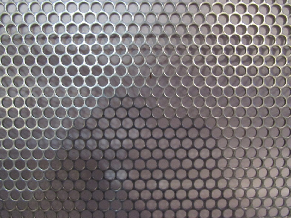 5/32" HOLES ON 3/16"STAGGERED-20 GA STAINLESS PERFORATED SHEET--7-1/2 ...