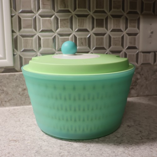 Tupperware SPIN N SAVE Salad Spinner Green 3 Piece #3779B-2 | eBay