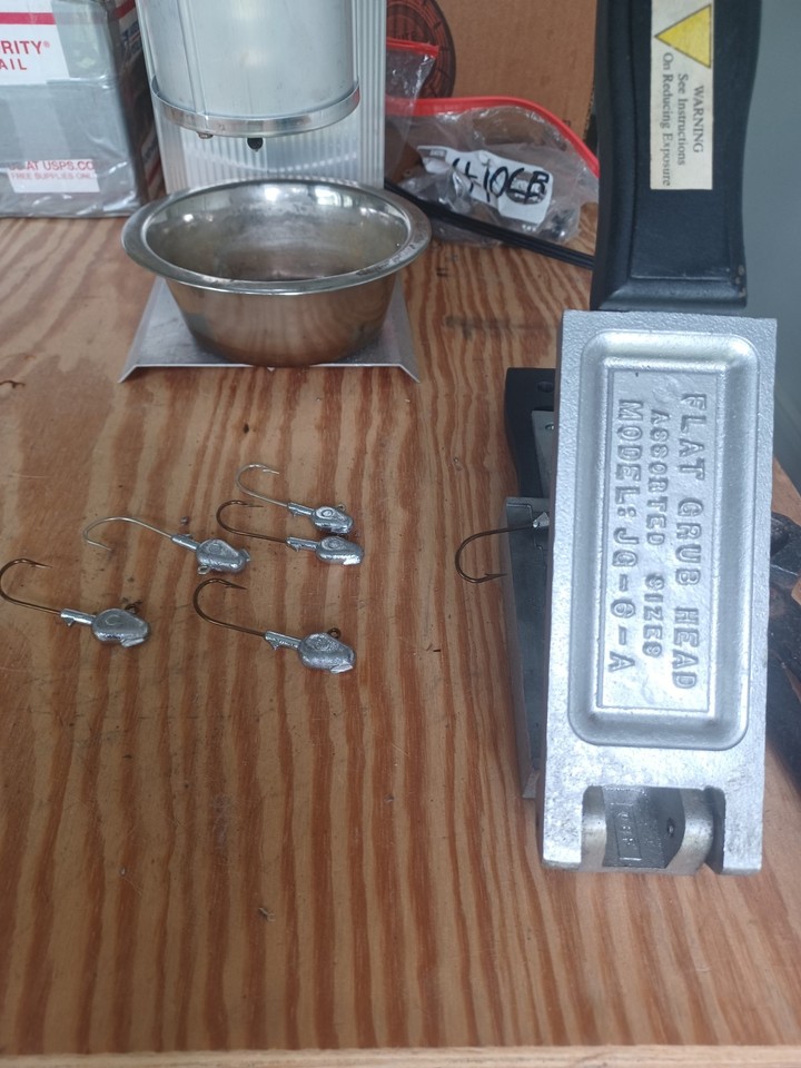 5 (MYSTERY) molds used MY Choice to make jigs and Sinkers There are 50 ...