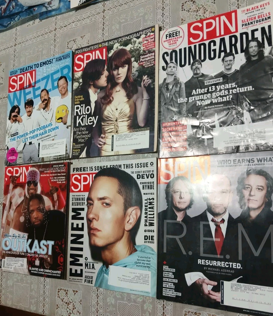 Vintage Spin Magazine Lot ~ Outcast, Soundgarden, Weezer, Eminem, R E M ...