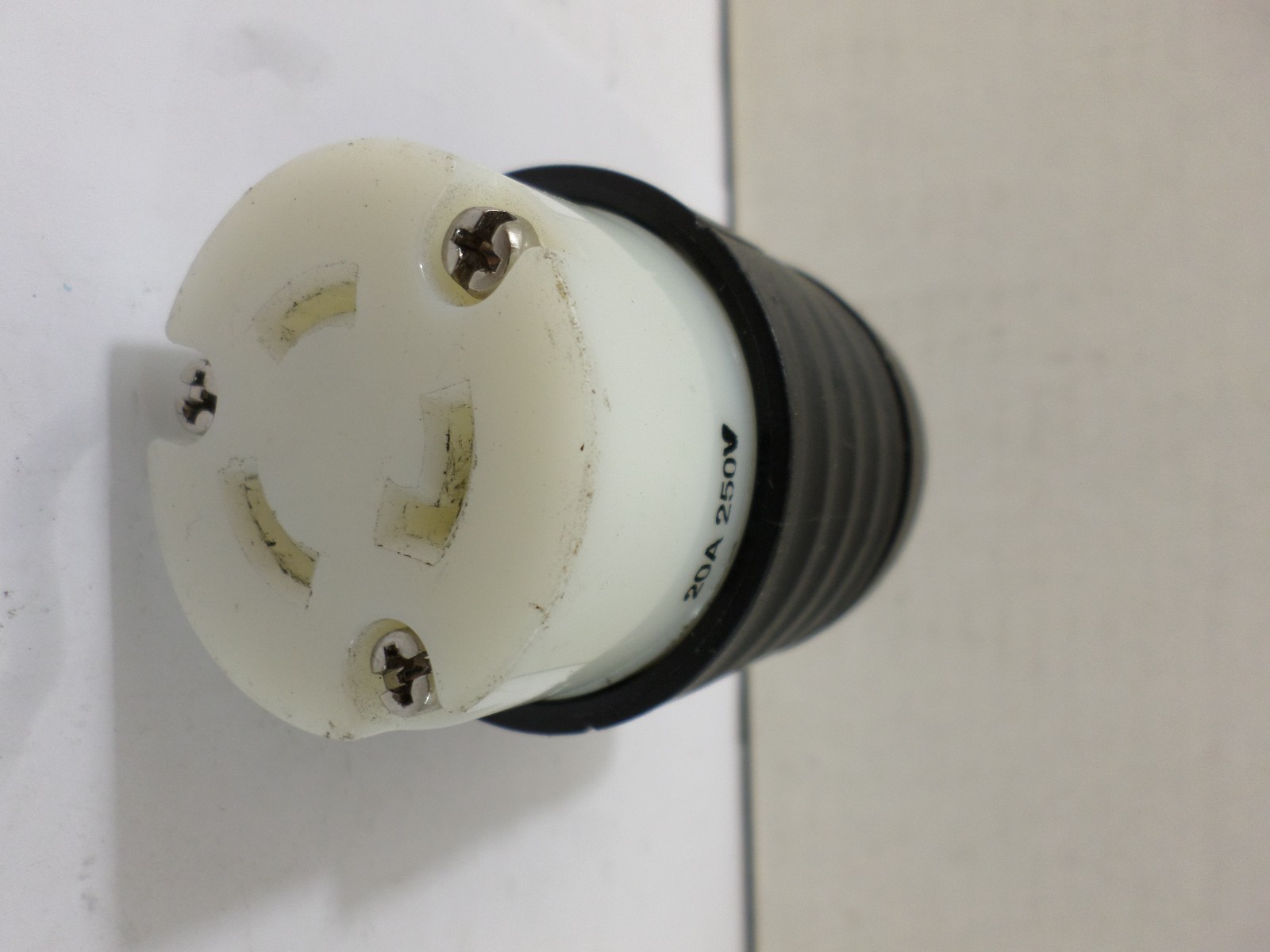 Pass and Seymour L620C twist lock connector 20 amp 3 phase receptacle ...