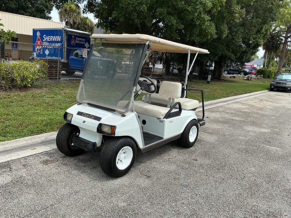 2005 CLUB CAR DS WHITE GOLF CART 4 PASSENGER SEAT CANOPY 48V CHARGER ...