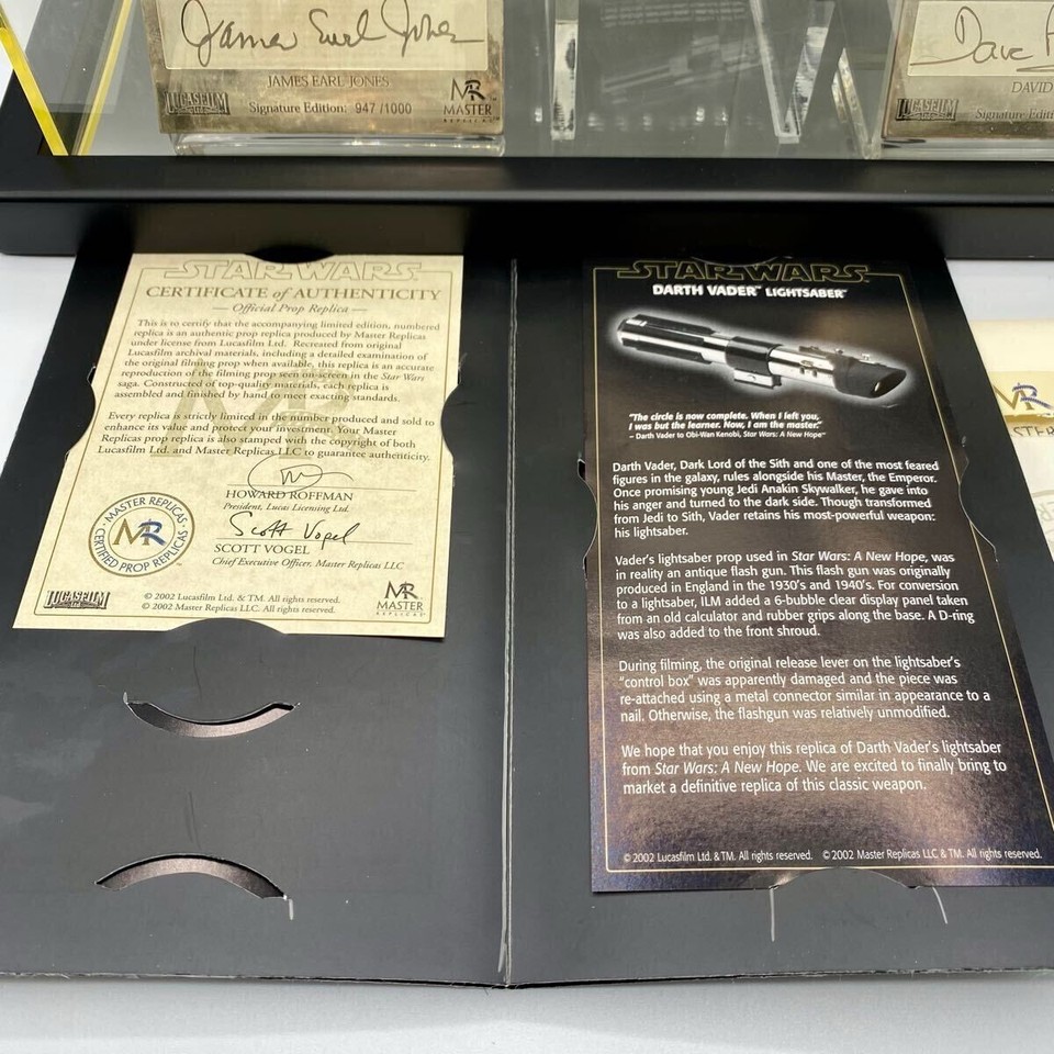 Star Wars Master Replicas Darth Vader Lightsaber Signature Edition ...