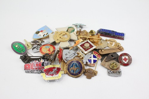 Collection of 30+ Vintage Pins Enamel Badges Pontins Southport LNER ...