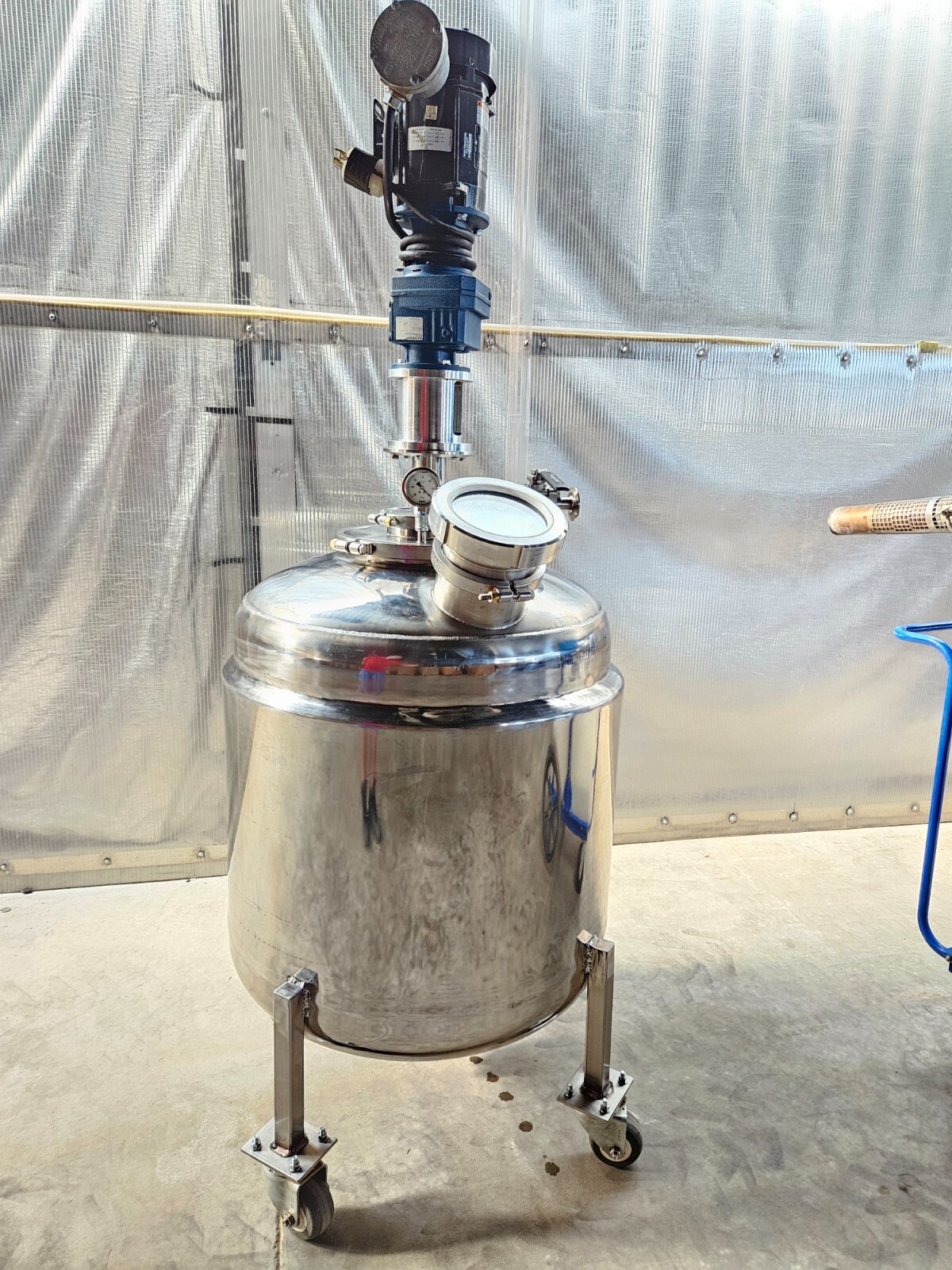 GLACIER TANKS 300L STIRRED REACTOR TANK JACKETED 12' and 6' inch TOP ...