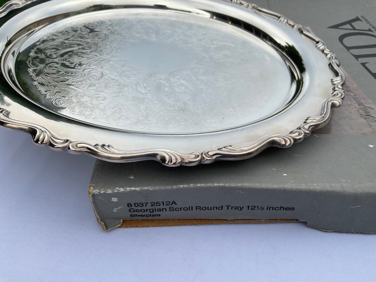 1987 ONEIDA Ltd. Silverplate "GEORGIAN SCROLL" Round Tray 12 1/2" W/box ...