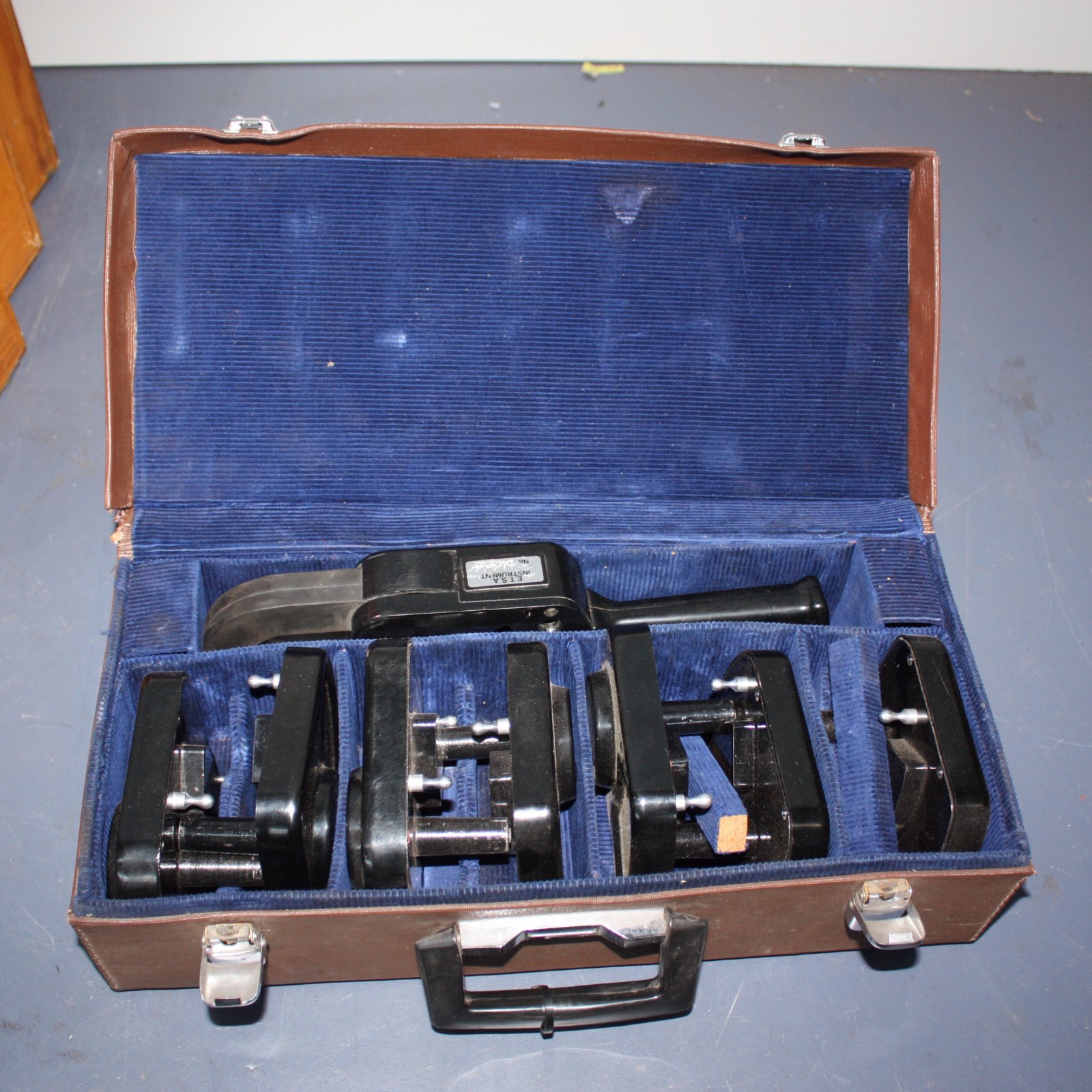 MG20 097 2KV Clamp Ammeter AC/DC TONG TEST tester 7 meters portable 097 ...