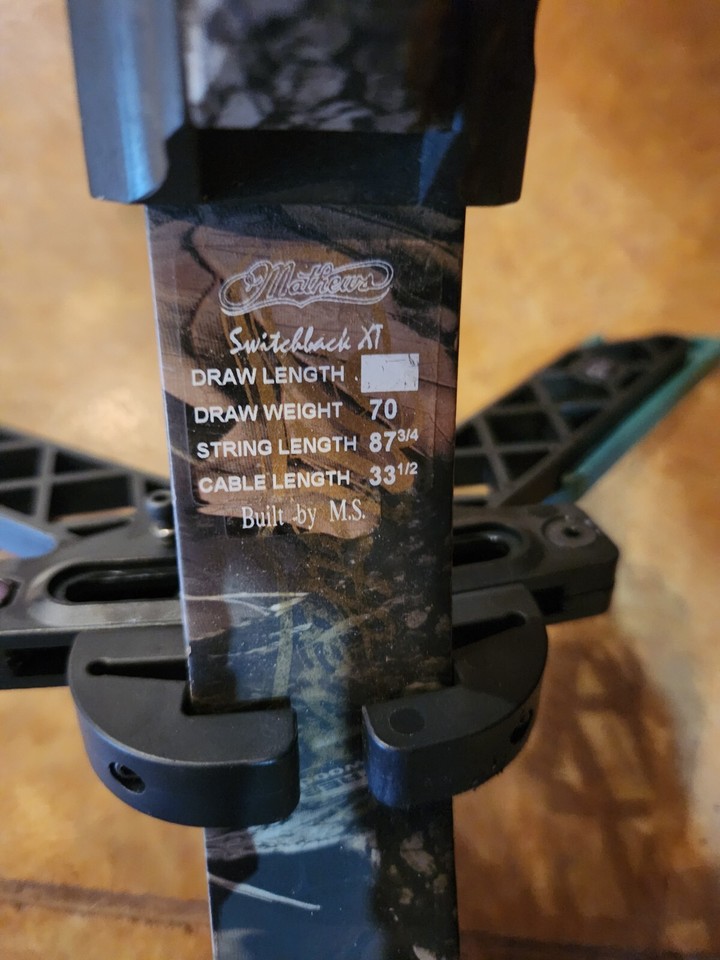 Mathews Switchback XT RH Bow with 70 lb draw weight, bow stand and a ...