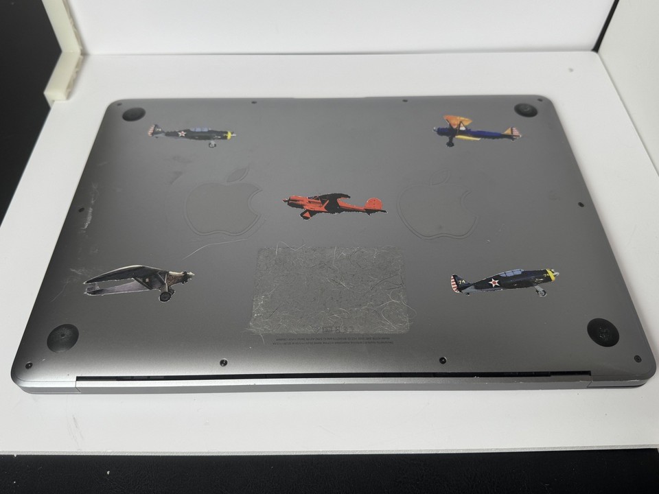 Apple MacBook Air 13-inch Retina (2020) For Parts Or Repair READ Model ...