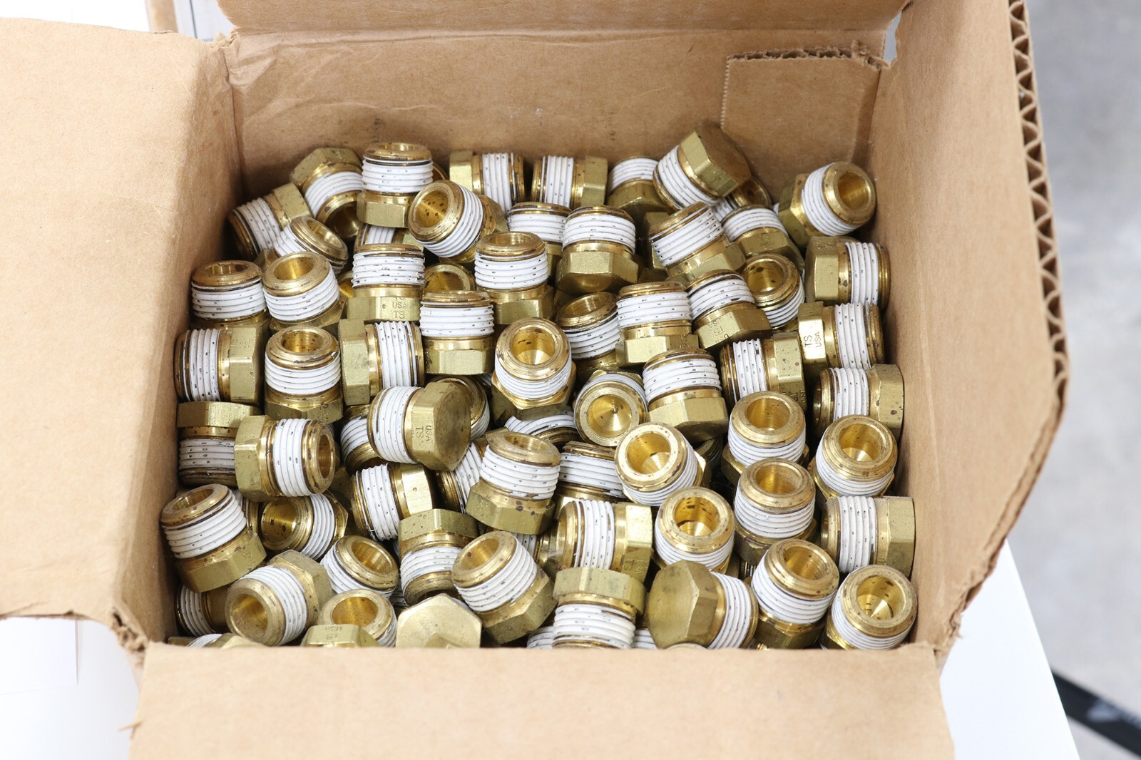 CMI 73152-6VC Brass Male Hex Pipe Plug 3/8" NPT V-Sealed Gas, Water ...