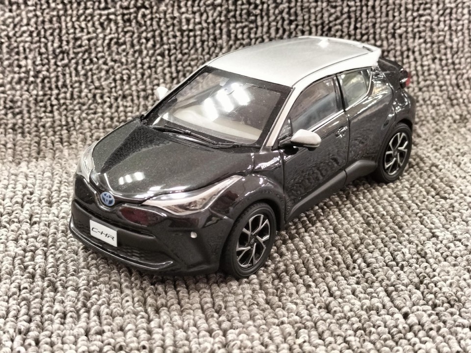Toyota Metal Stream Metallic Black Mica 1/30 Color Sample Minicar C-Hr ...