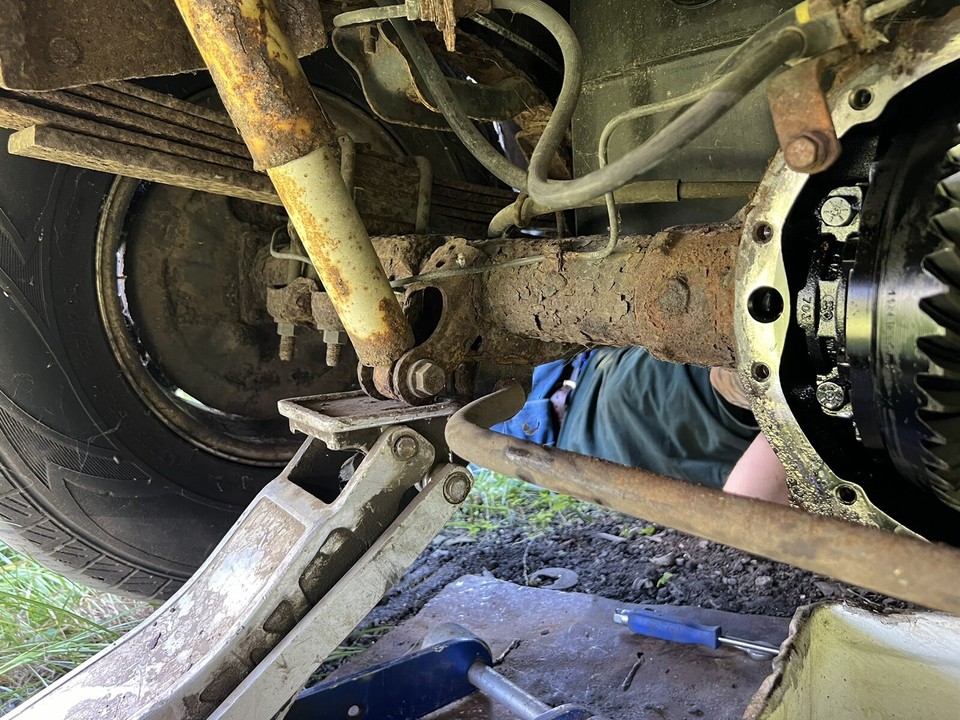 REAR DIFFERENTIAL 92-99 Chevy Tahoe Suburban REAR AXLE 3.73 LSD 10 Bolt ...