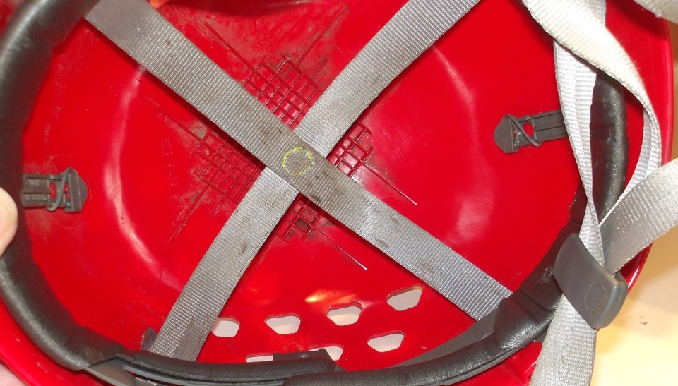 PETZL ECRIN ROC RED HELMET CLIMBING, CAVING, WHITEWATER , ETC - NICE ...