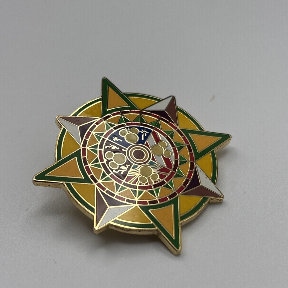 RARE DLR Esplanade Compass Guest Services Cast Exclusive LE 100 Disney ...