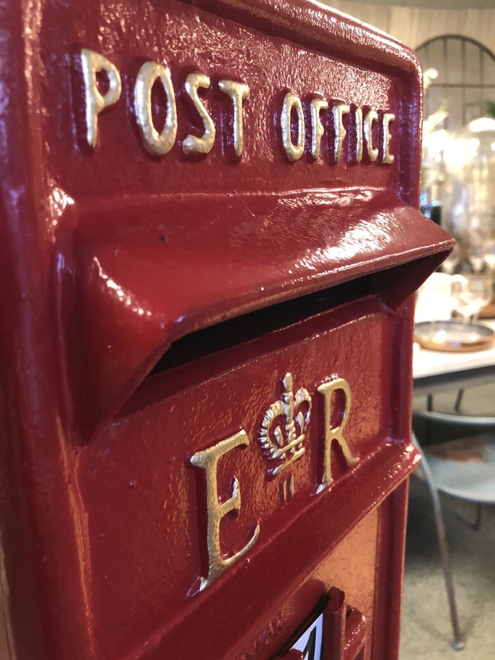 ER post office Box Cast Iron mail letter box Red British GPO ...