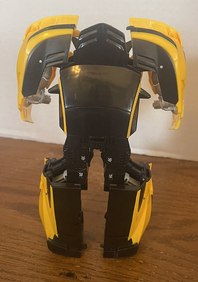 Hasbro Transformers TLK The Last Knight Armour Turbo Changer Bumblebee ...