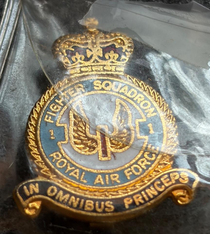 5 REMAINING RAF ROYAL AIR FORCE PIN BADGES - HEADQUARTERS, SQUADRON ...