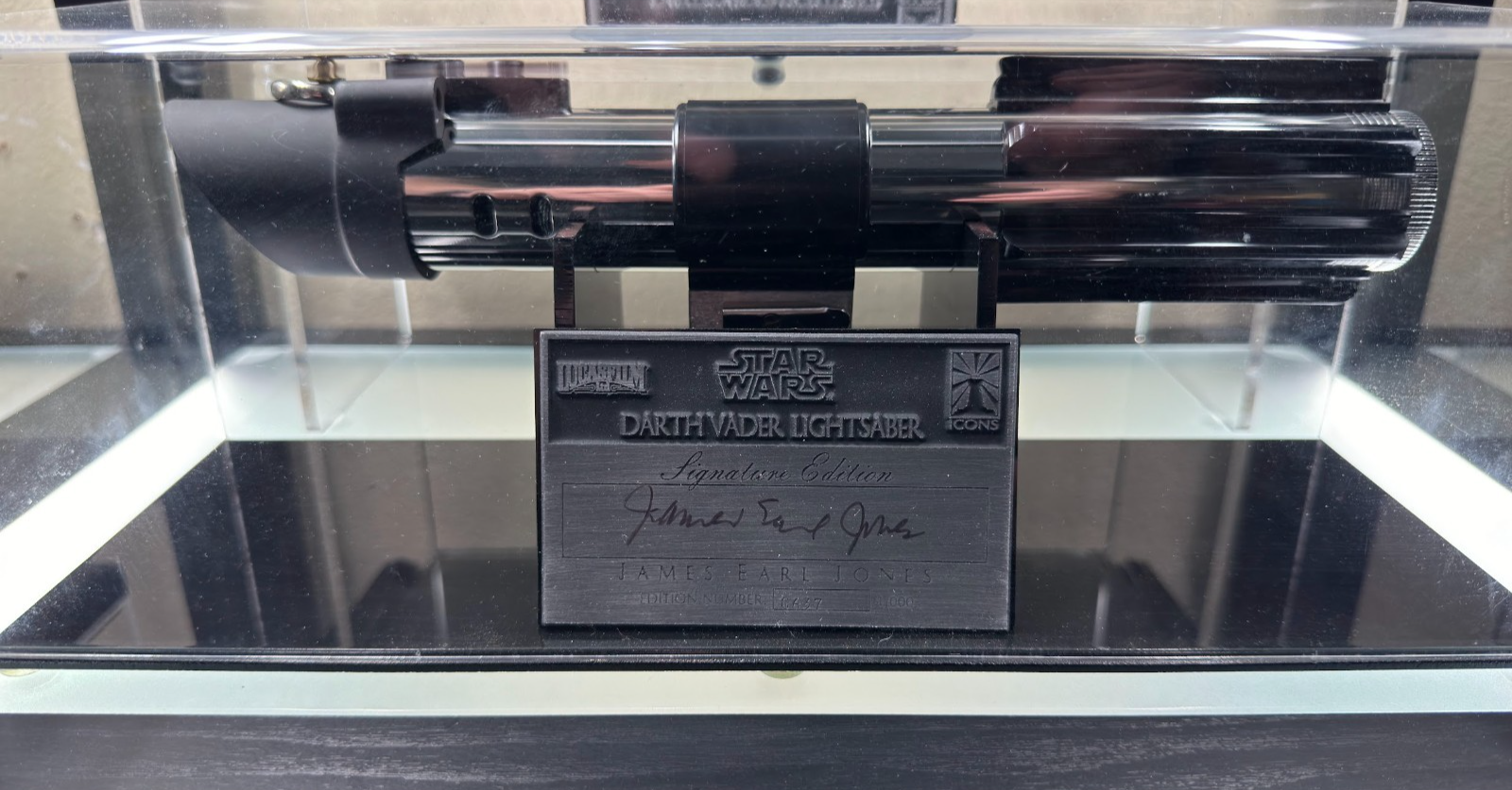 ICONS Authentic Replicas Darth Vader Lightsaber SE James Earl Jones 637 ...