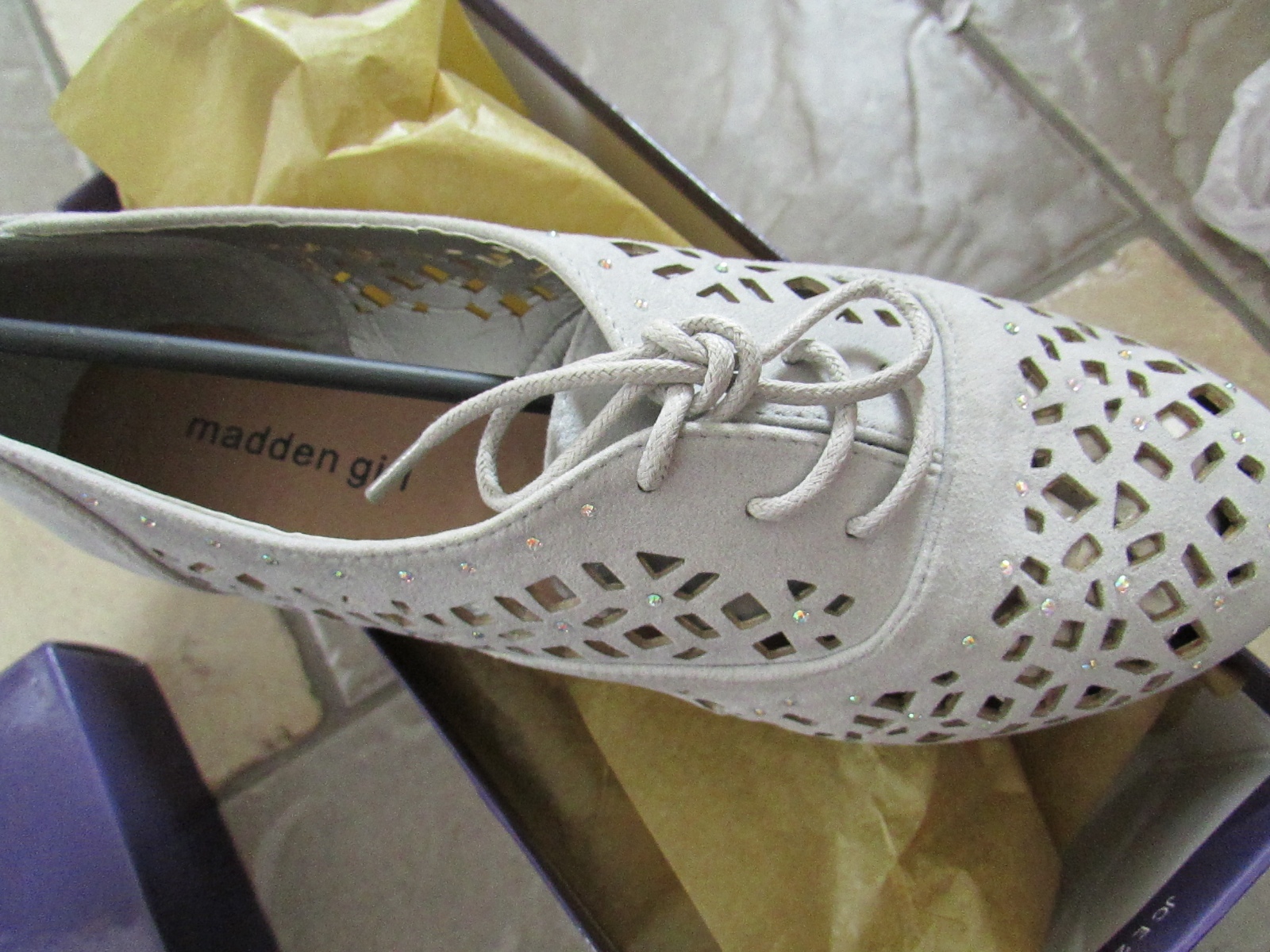 NEW MADDEN GIRL LOVA PERFORATED FLATS/ OXFORD SHOES WOMENS 6.5 FREE ...