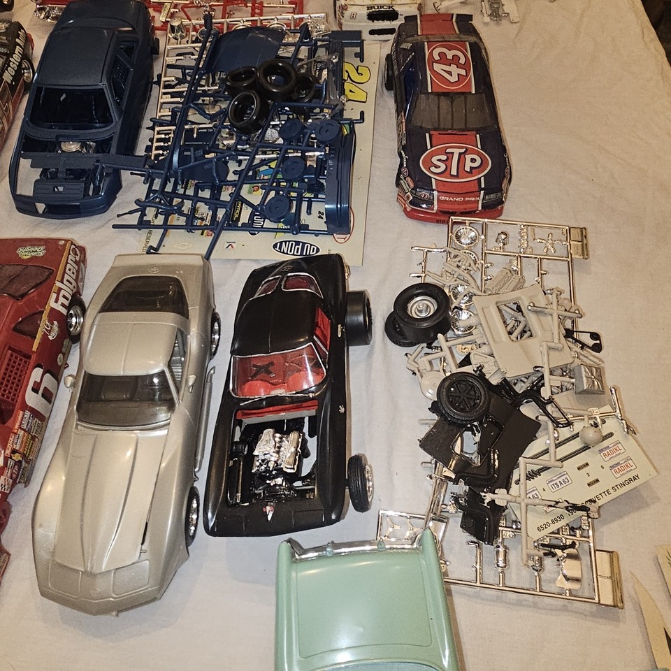 Vintage Lot Plastic Metal Model Car Part Collection Junkyard 1:24 1:25 ...