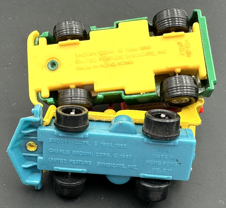 Vintage Peanuts Aviva Diecast Snoopy Driving Dog House Train Engine ...