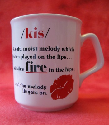 VINTAGE ARTZY PHARTZY Kiss Definition Lips Coffee Mug Cup1981 England 3 ...