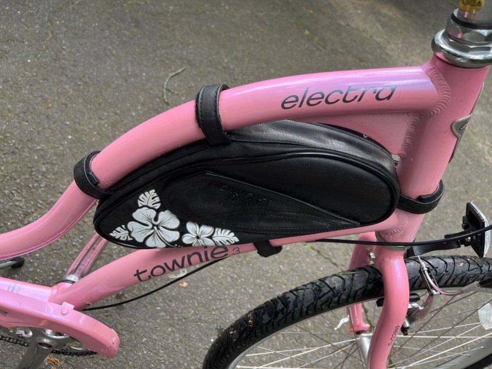 Womens Electra Townie 26" Hot Pink 3 Speed Bicycle with Comfort Seat ...