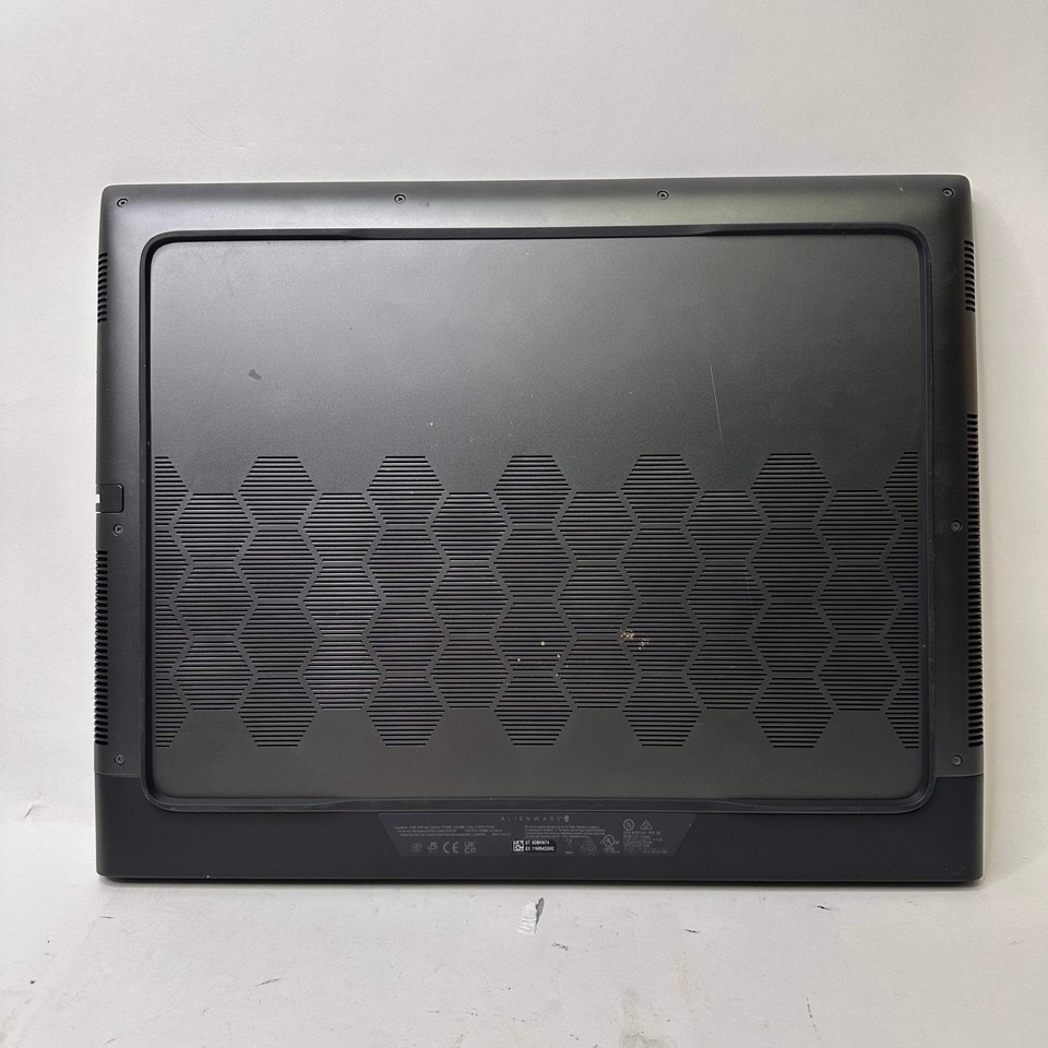 Broken Alienware M18 R2 18" i9-14900HX 2.2GHz 64GB RAM 4TB RTX 4090 LCD ...