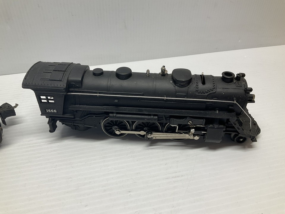 Vintage Lionel Train Set 1666 Locomotive & 2689W Tender Untested | eBay