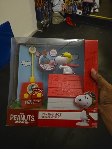Peanuts Charlie Brown Just Play Snoopy Flying Ace RC Doghouse Toy ...