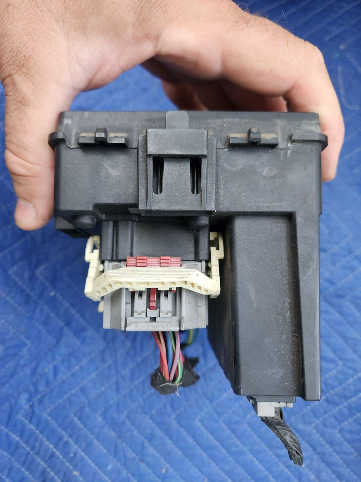 07 2007 DODGE CALIBER INTEGRATED POWER MODULE FUSE Relay BOX ...