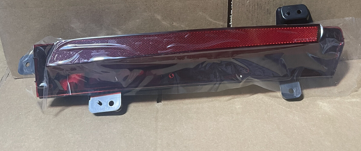 2015-2020 Cadillac Escalade RH Side Rear Bumper Reflector GM OEM NEW ...