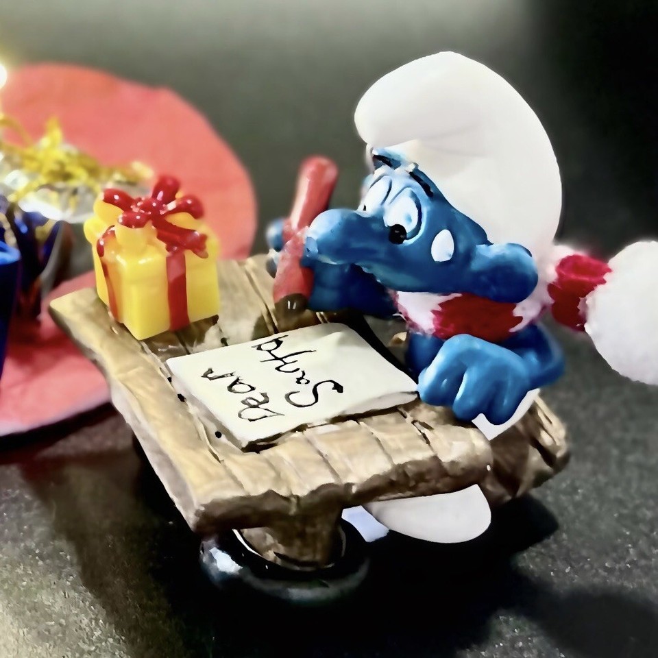 Smurfs Christmas “Dear Santa Letter” Smurf Figure w/Tree Display Decor ...