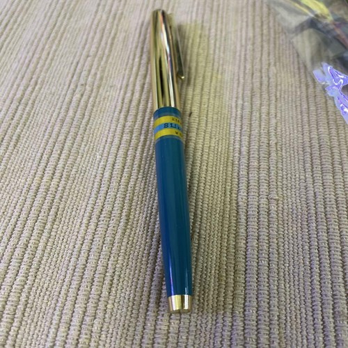 Platinum Retro Fountain Pen 14K Gold Discontinued + 2 Ink Bottles, Used ...