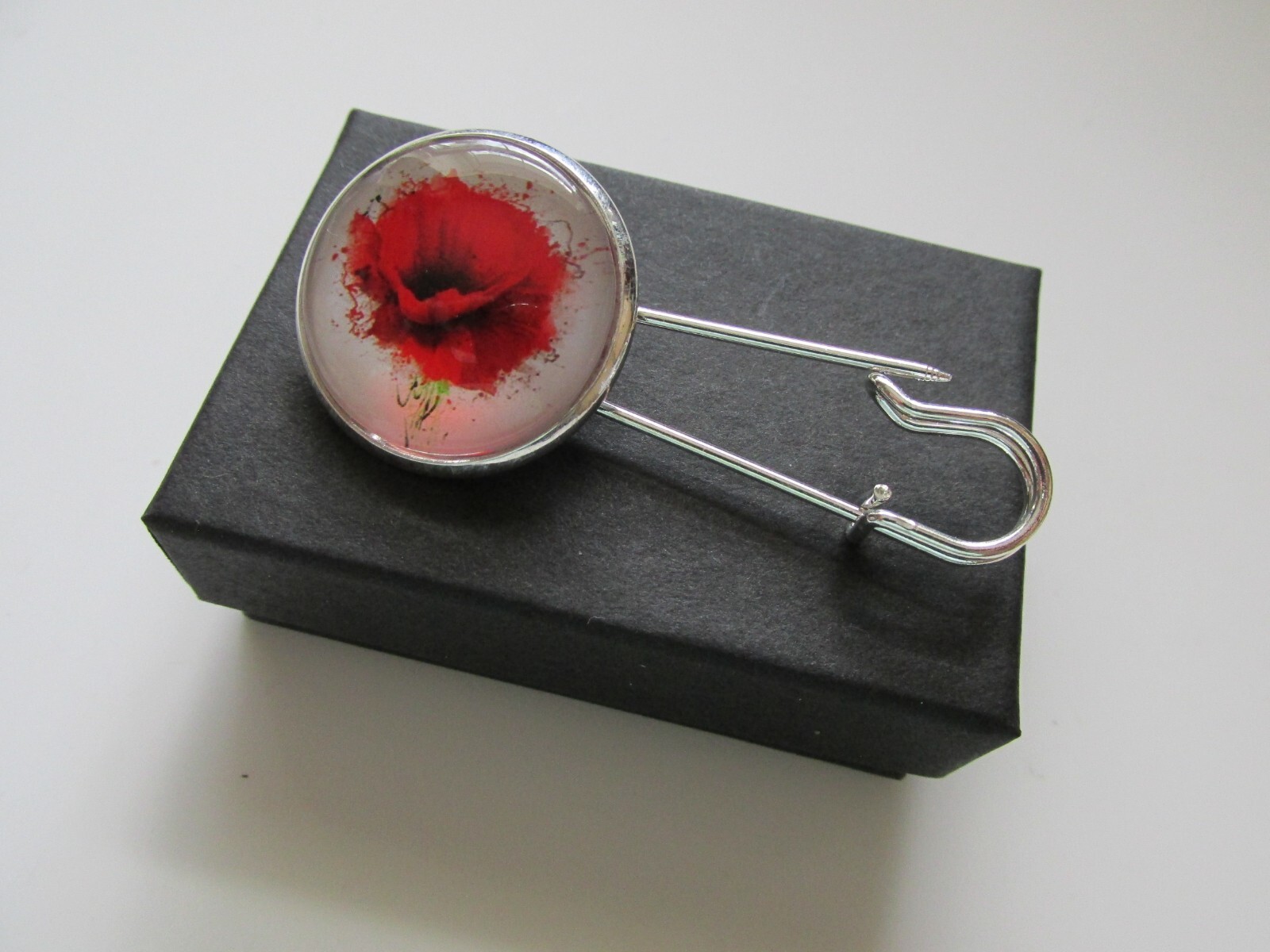 Silver Plated Red Poppies Flower Safety Scarf Shawl Kilt Pin Brooch UK ...