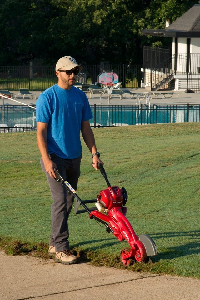 Atom Deluxe Edger - Gas powered lawn edger with 25cc Honda engine | eBay