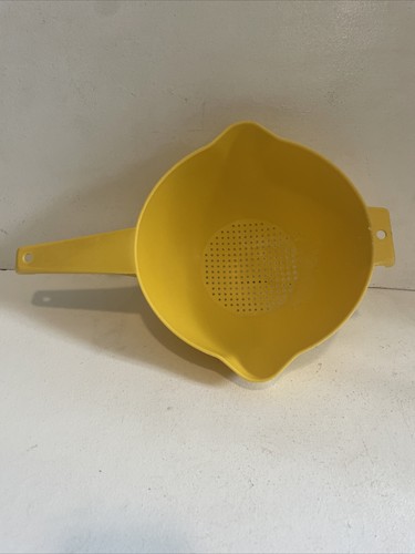 Vintage Tupperware #1523-5 Large 2 Qt. Yellow Colander Strainer | eBay