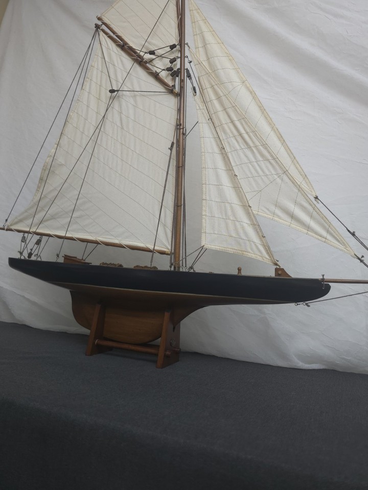 Authentic Models Columbia 1901 Yacht – 30" America’s Cup Display ...